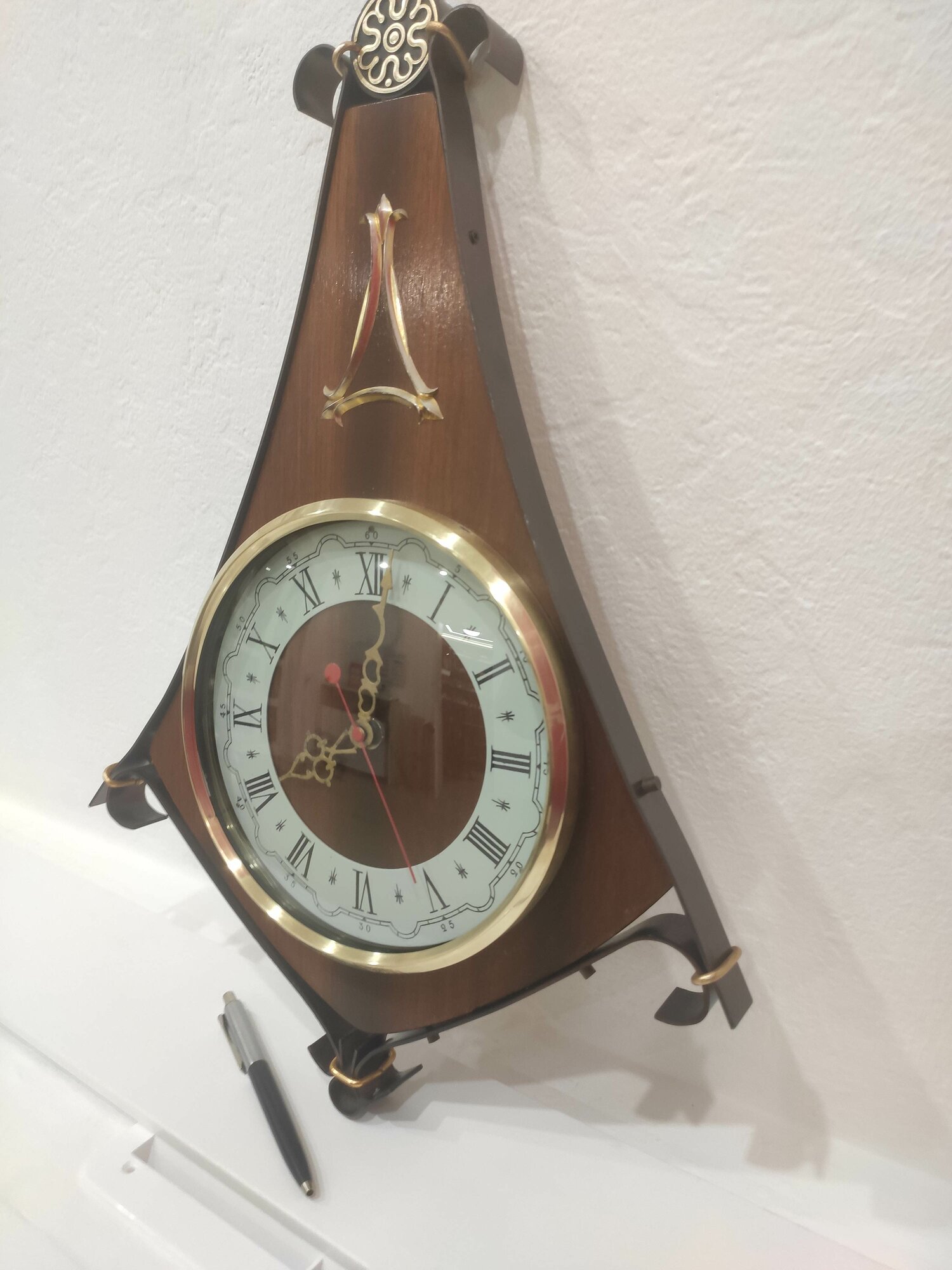 Часы Настенные Весна, Кварцевые, Винтажные, СССР, Латунь, Дерево, Стекло, Коричневые ретро