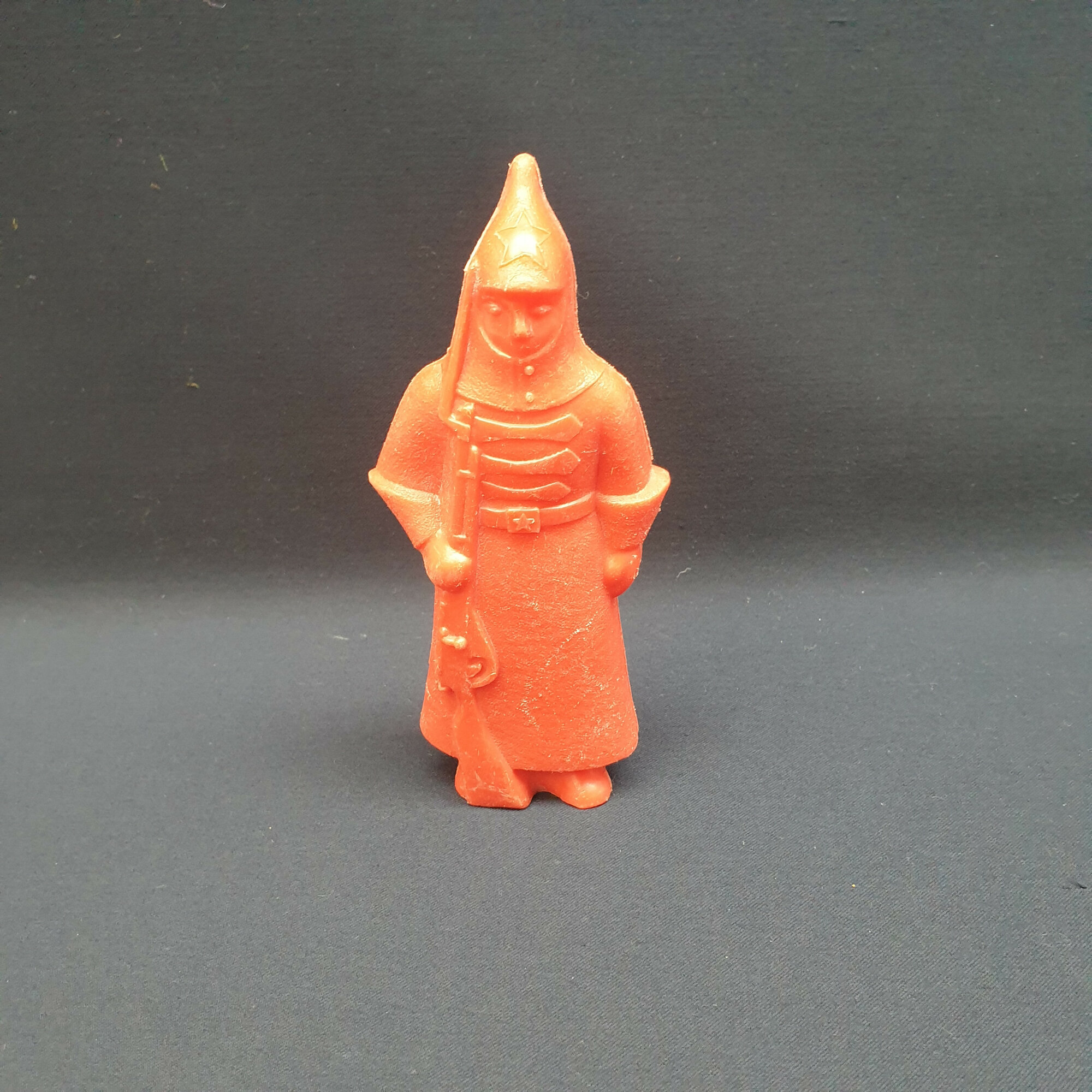 Винтажная игрушка СССР. Фигурка солдата с винтовкой, пластмасса, коллекционный предмет