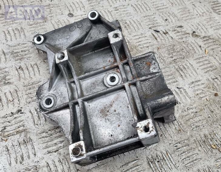 Кронштейн компрессора кондиционера Volkswagen Passat B5