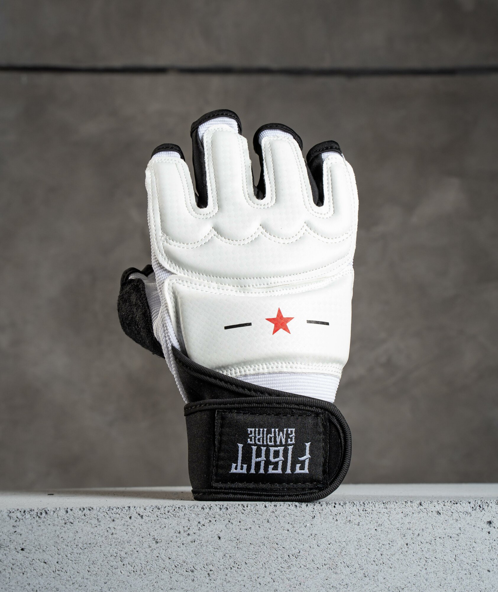 Перчатки FIGHT EMPIRE для тхэквондо, размер S, полиуретан, липучка, белые/черные