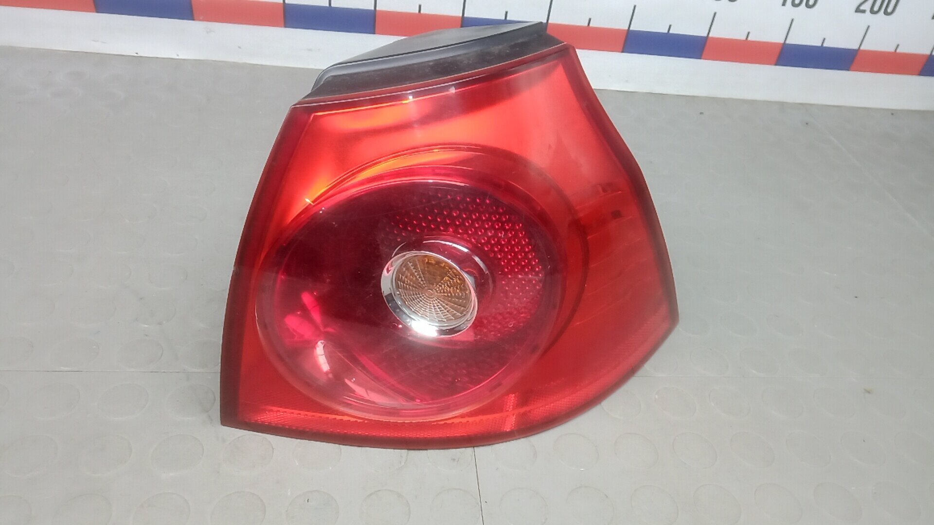 Фонарь задний правый VOLKSWAGEN GOLF 5