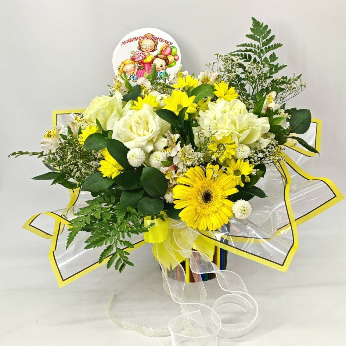 Дизайнерский микс букет в коробке с карандашами на День учителя, 1 сентября, выпускной