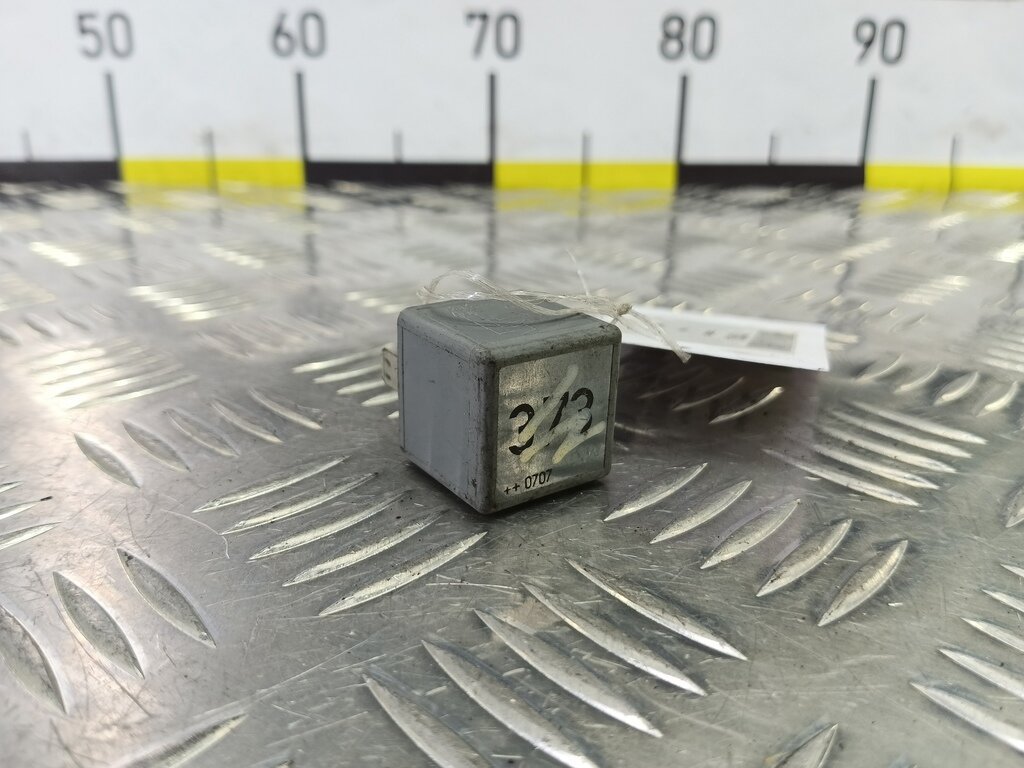 Реле Б/У для Volkswagen 8D0951253A