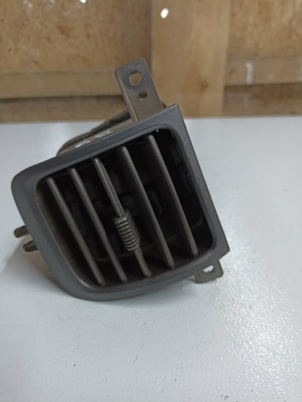 Б/У Хендай Акцент Дефлектор воздушный Hyundai Accent 1999-2012 LC2 Прав. 108890 Hyundai-KIA арт. 9749125000