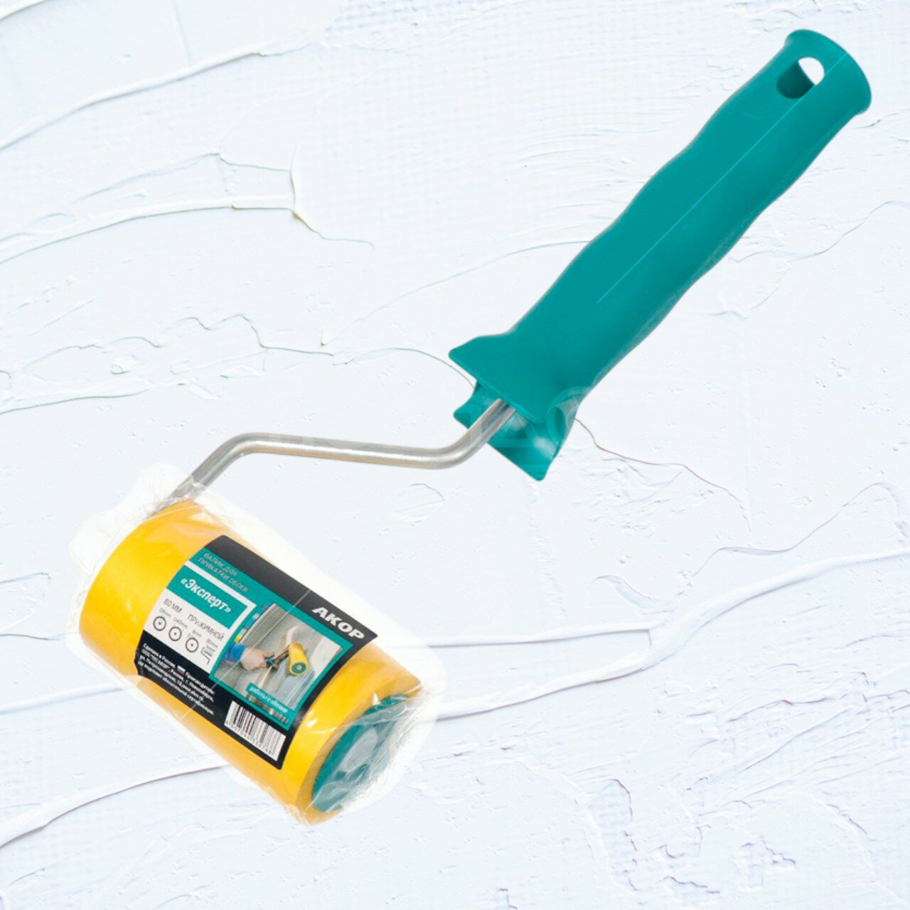 Валик для прикатки обоев Акор "Эксперт" резиновый, 80 мм, бюгель d-6мм