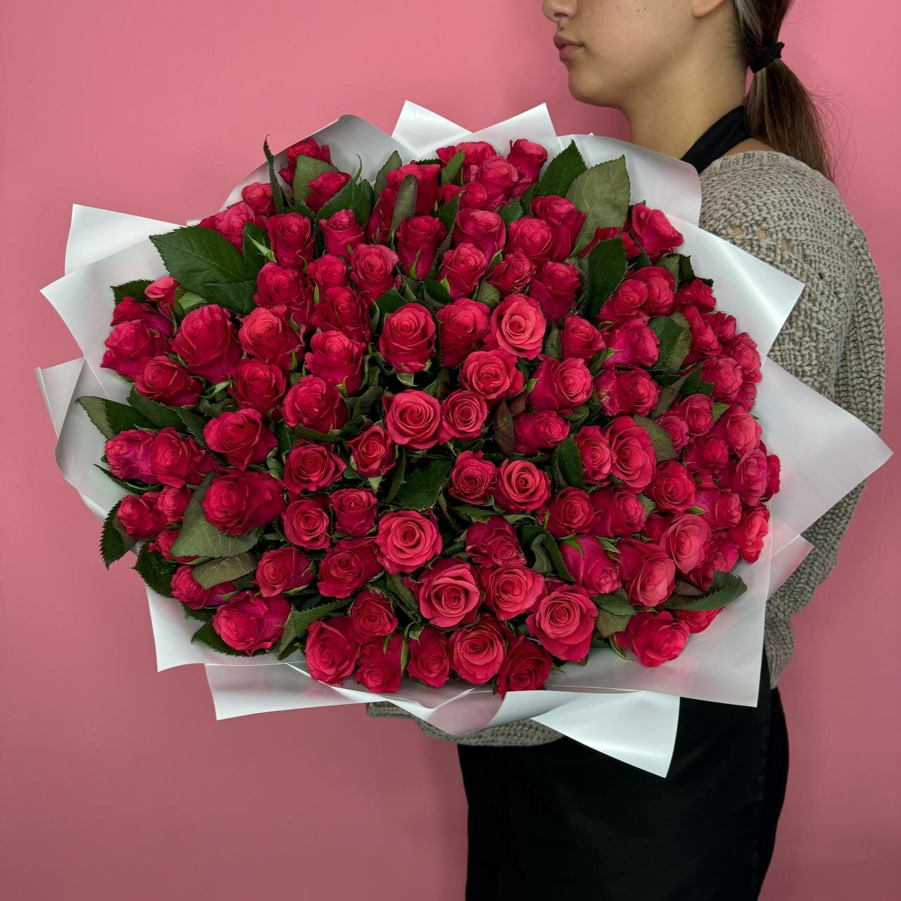 Букет из 101 голландской розы Такази