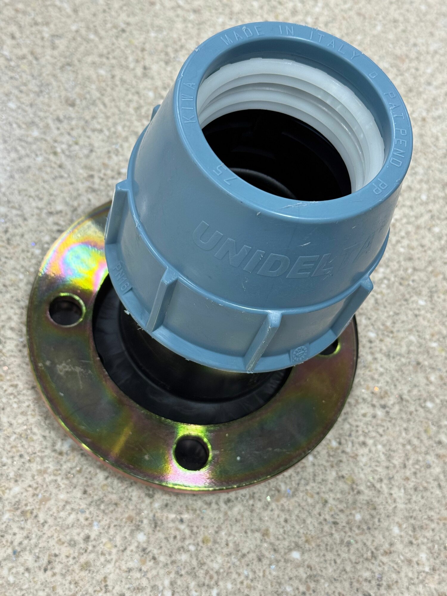 Фланец с компрессионной муфтой UNIDELTA 75х2 1/2"