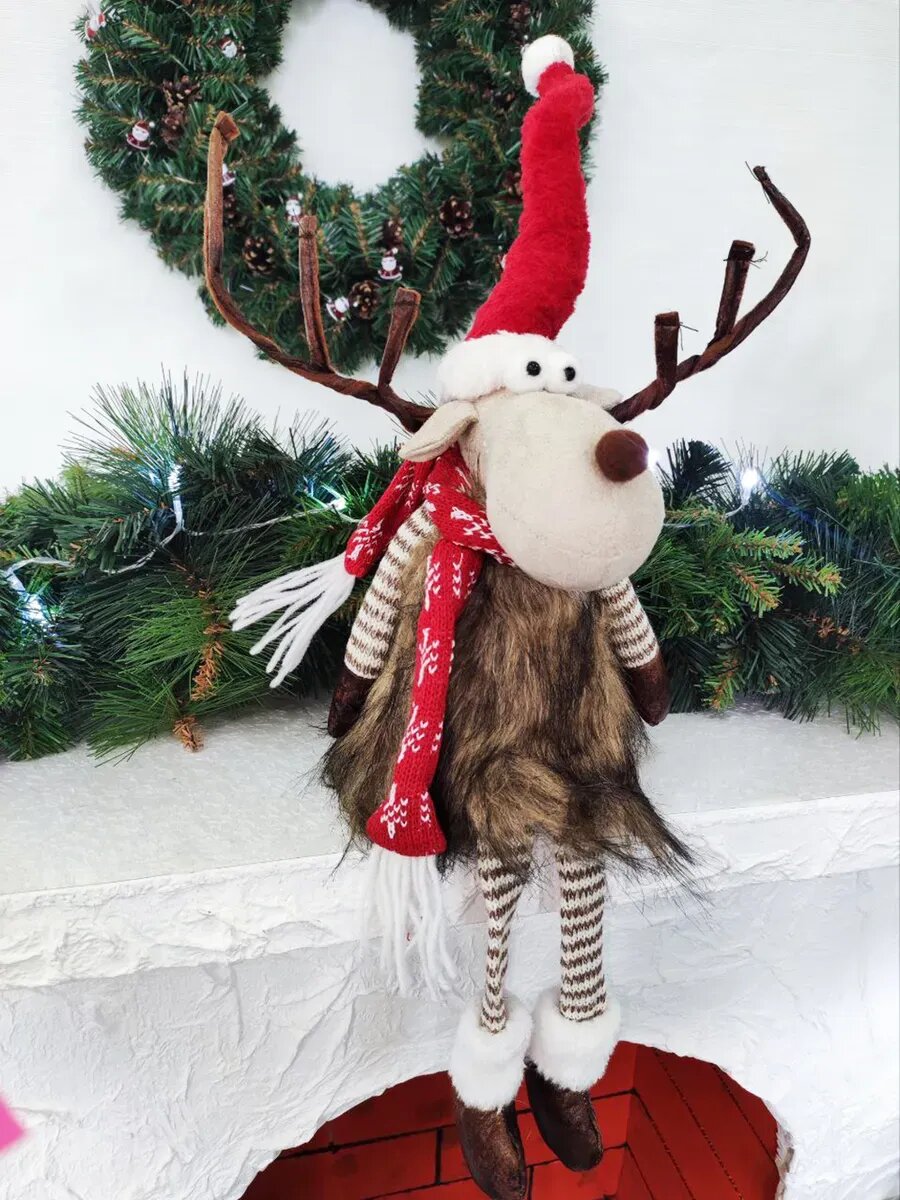 Олень рождественский меховой, сидячий, 20*15*62 см. Новогодний декор