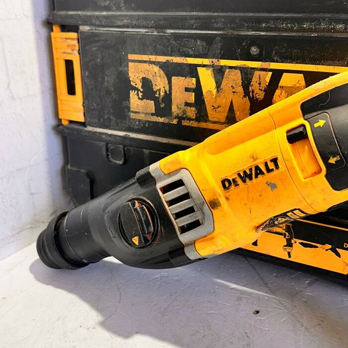Перфоратор DeWALT D25143-ks