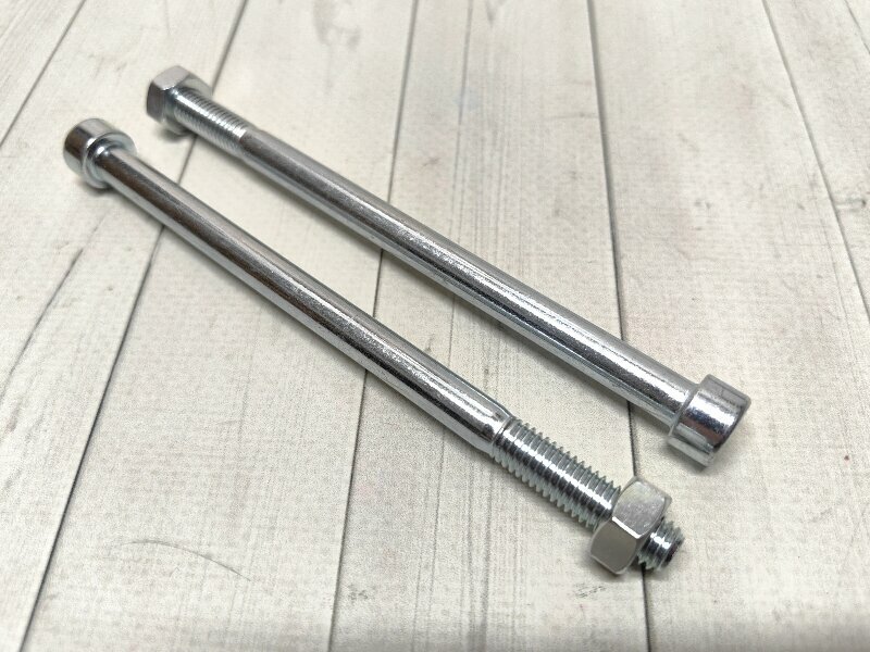 PitBikeClub Болты (пара)с гайками 8,8 крепления двигателя М8х130мм