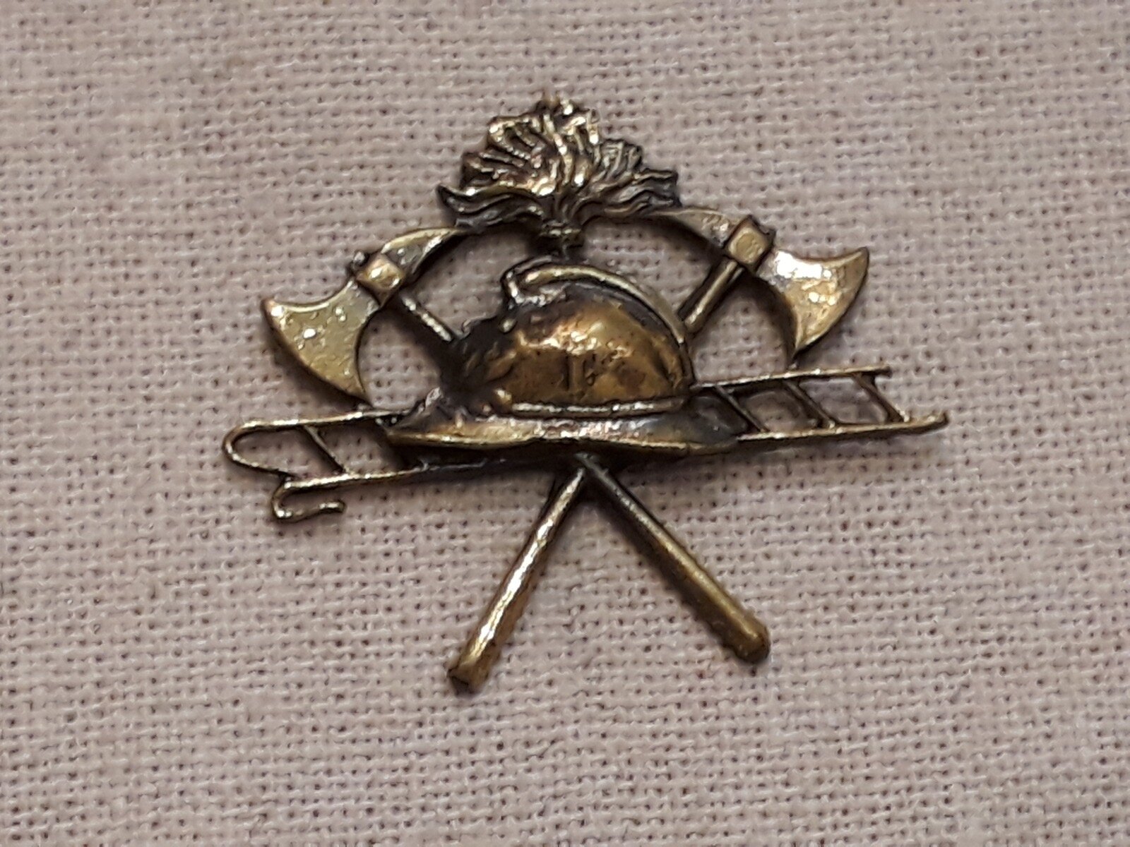Тяжелый знак фрачник Пожарный