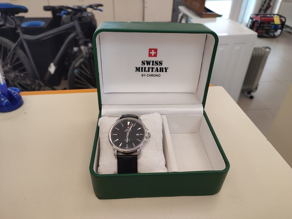 Наручные часы SWISS MILITARY BY CHRONO Classic, черный Б/У, Уценка