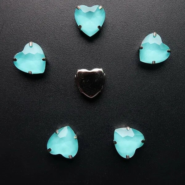 Стразы стеклянные сердечки SNCRYSTAL 20 шт 10 мм Бирюзовый, A5 Blue zircon