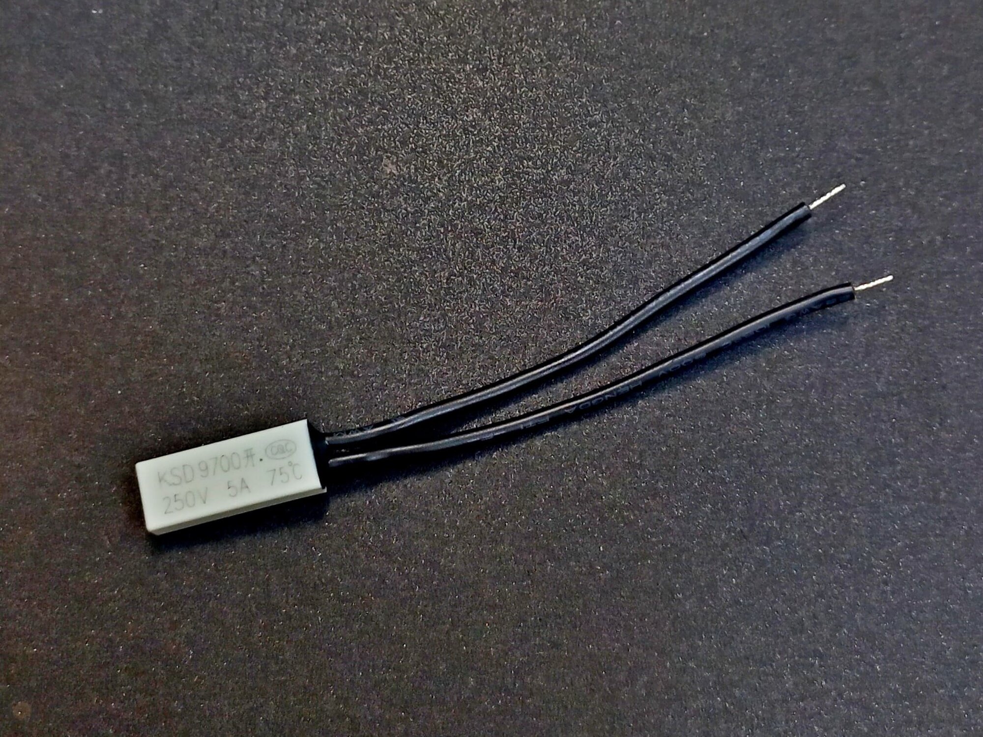 Термостат ksd 9700PL 75 NO 250v 5a пластиковый нормально открытый