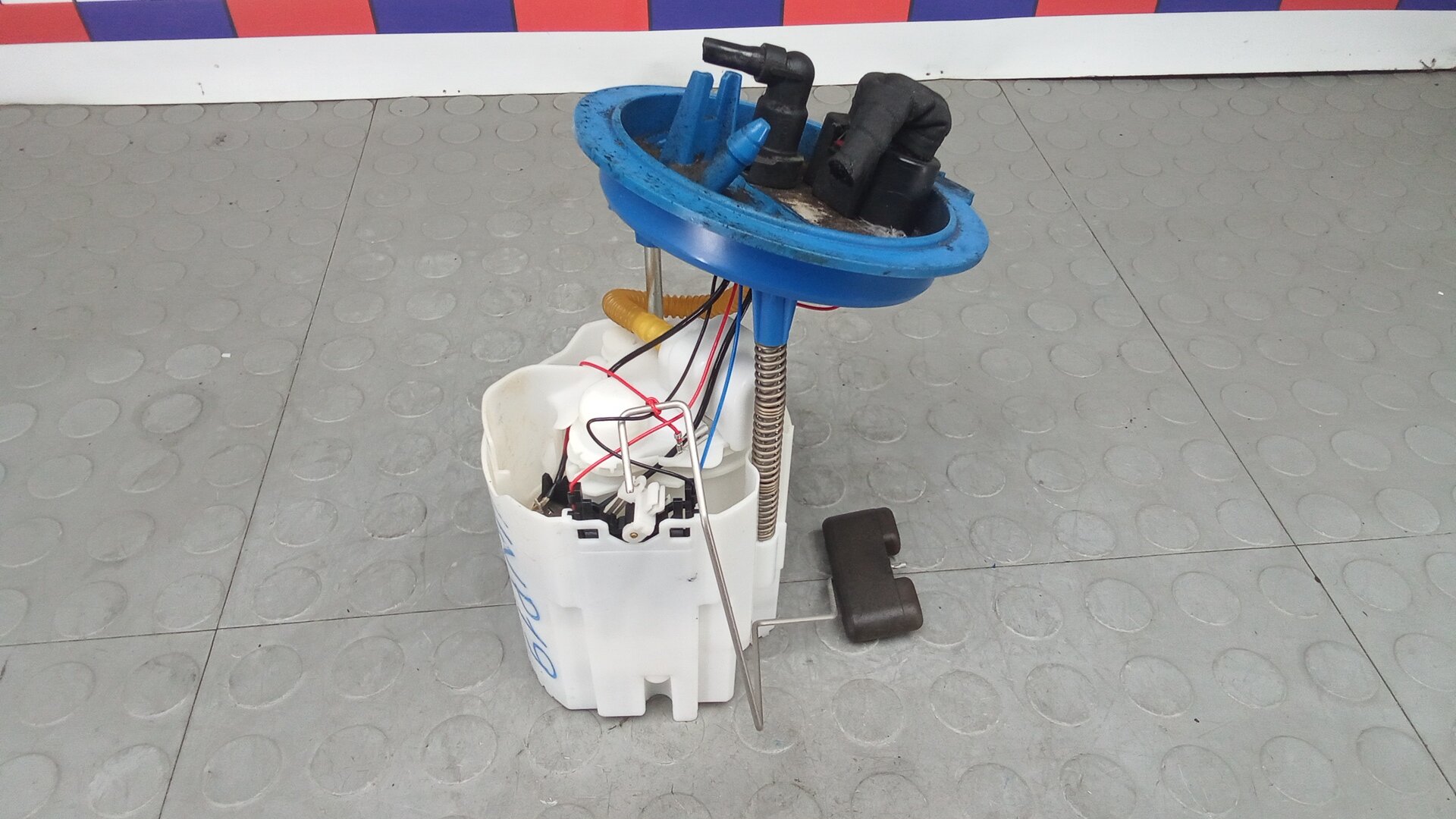 Насос топливный электрический SKODA OCTAVIA A7, Номер 5Q0919051M, 5Q0919051N