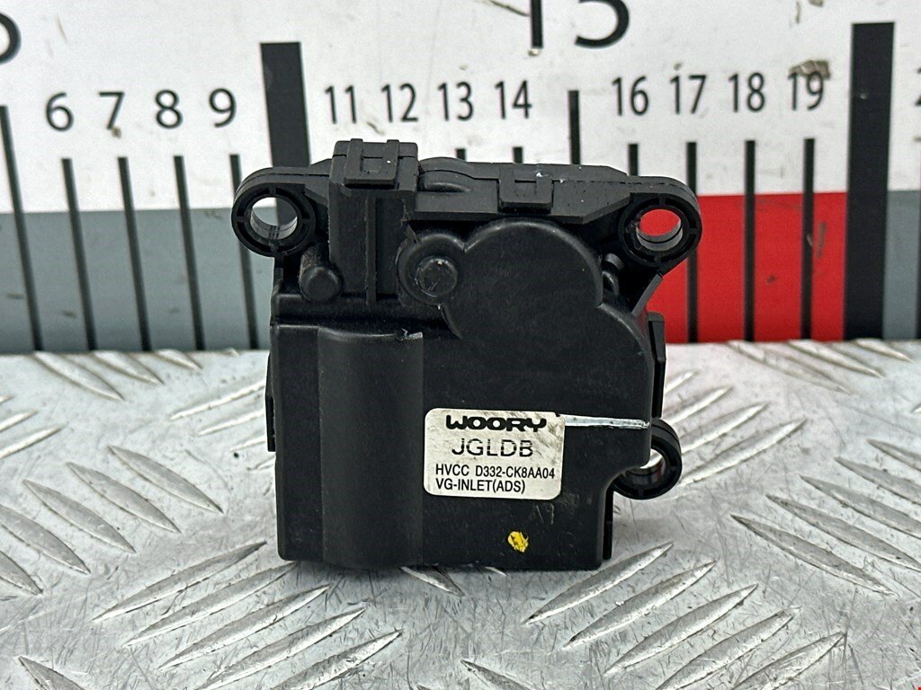 Сервопривод (электропривод моторчик привода) заслонки печки Tesla Model S 6008245 арт. 2268170