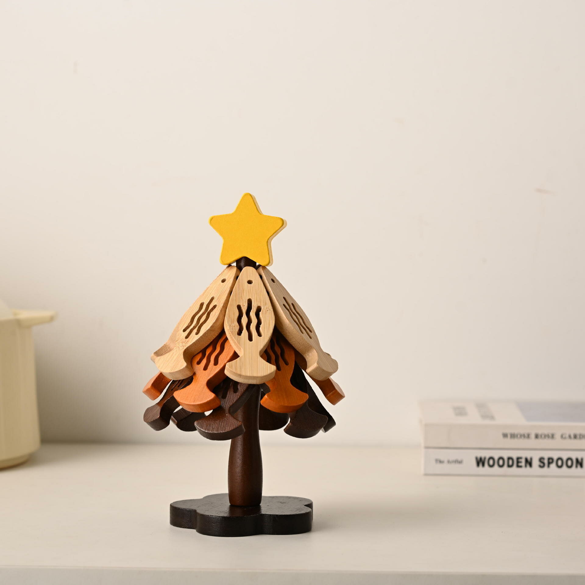 Годовой поднос для стола с креативным орнаментом в виде маленькой рыбы, бамбуковый, устойчивый к высоким температурам, рождественская елка, антиожоговый домашний теплоизоляционный коврик