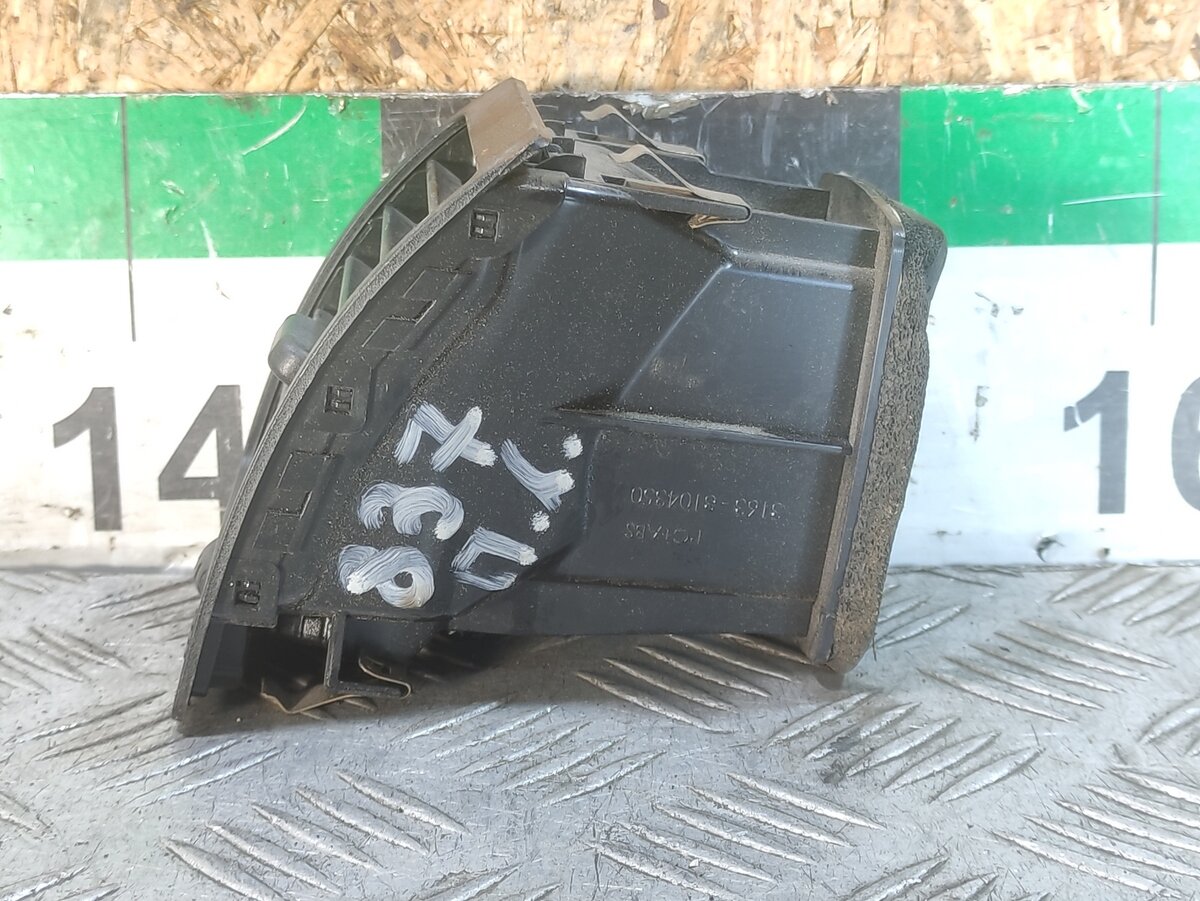 Дефлектор воздушный UAZ Patriot 31638104350