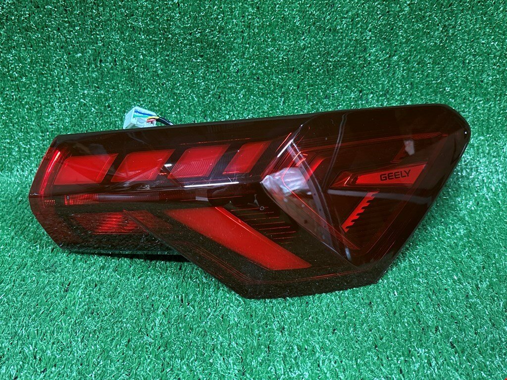 Фонарь задний правый Geely Coolray 7057043900 арт. 2264586