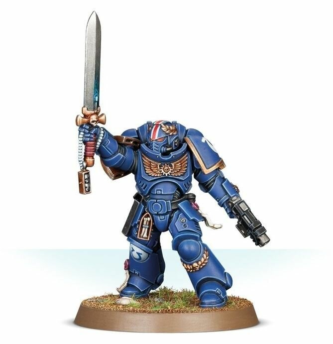 Lieutenant with Power Sword. С подставкой. Warhammer 40.000