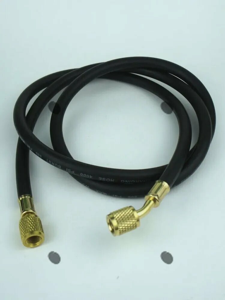 Шланг заправочный черный 800psi (1/4-1/4)