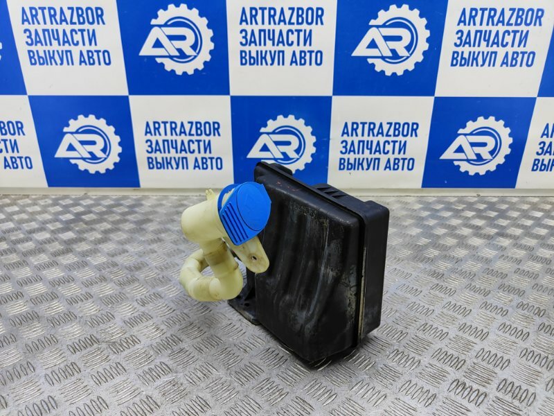 Б/У Бачок омывателя лобового стекла Volkswagen Jetta 5 / Фольксваген Джетта 5 2.0 BPY 150 Л.С 2008