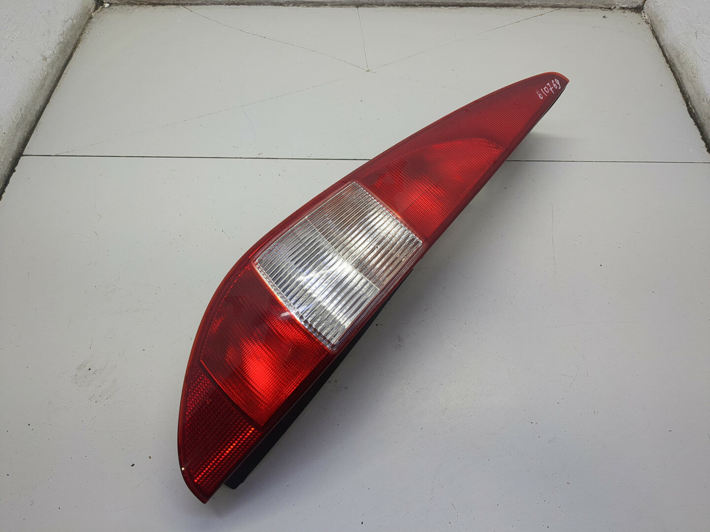 Фонарь (задний) левый Ford Mondeo 3 Б/У