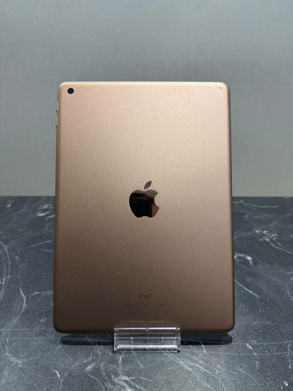 9.7" Планшет Apple iPad 6 2018, Wi-Fi, 32 гб, Золотистый