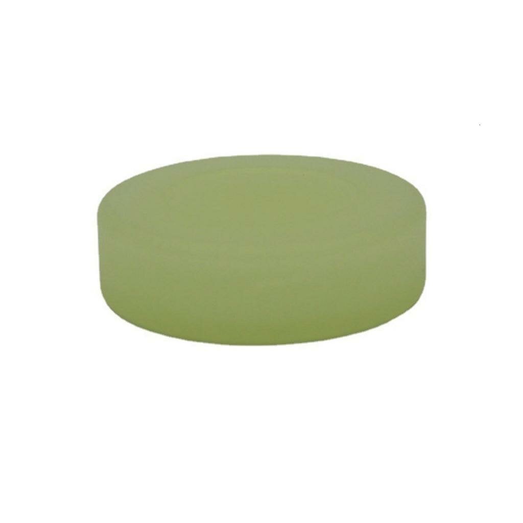 Светящиеся хоккейные шайбы