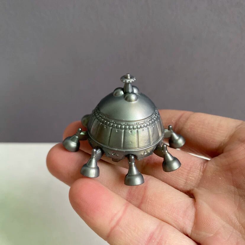 Официальная фигурка пришельца в форме космического корабля UFO ET, игрушечная модель из пластика для коллекционирования