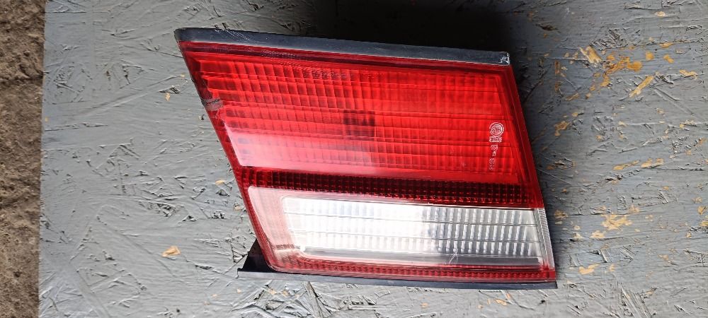 Фонарь задний внутренний левый Nissan Pulsar