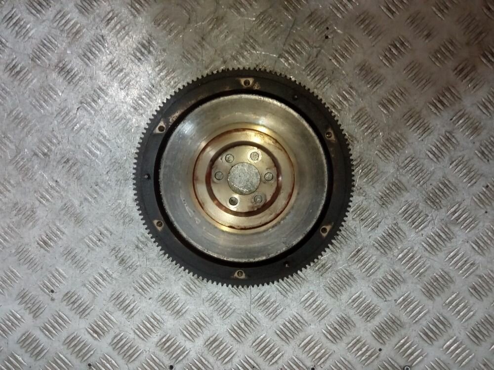 Маховик VW Passat B3 1.8 1988-1993 037105271K