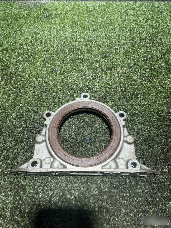 Крышка коленвала Mitsubishi Lancer 9 4G18