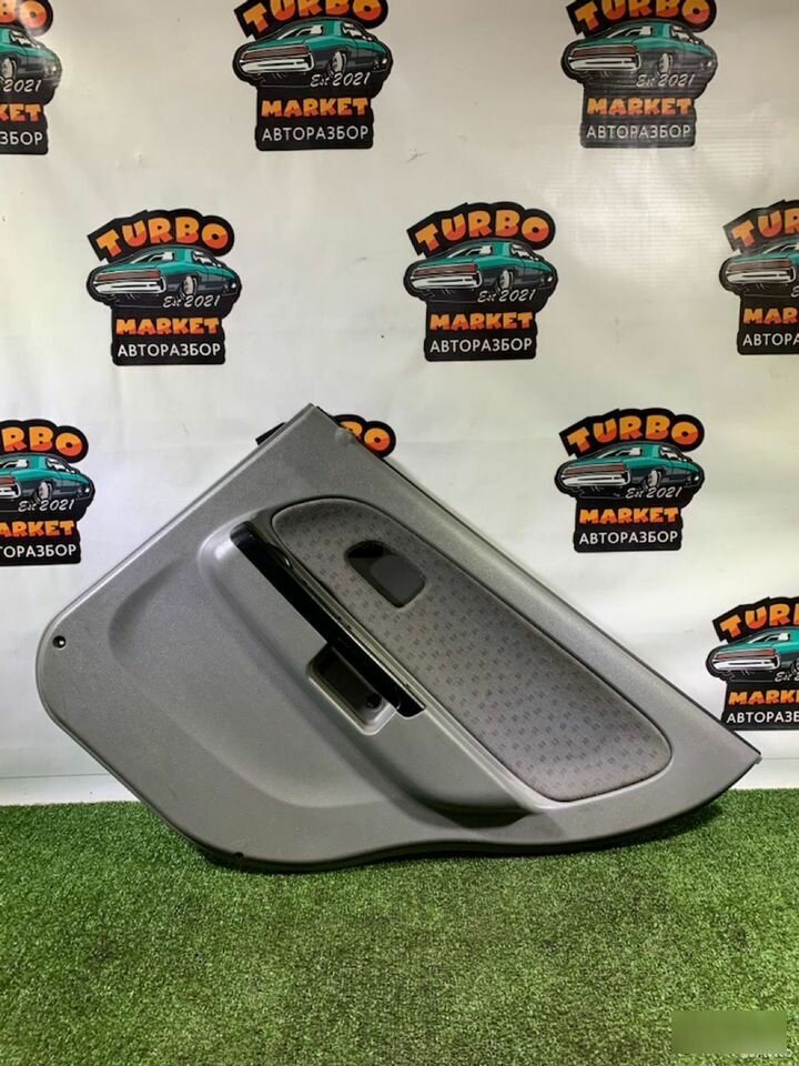 Обшивка двери задняя правая Kia Rio 2002-2005