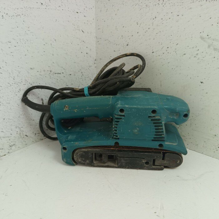 Шлифмашина Makita 9910