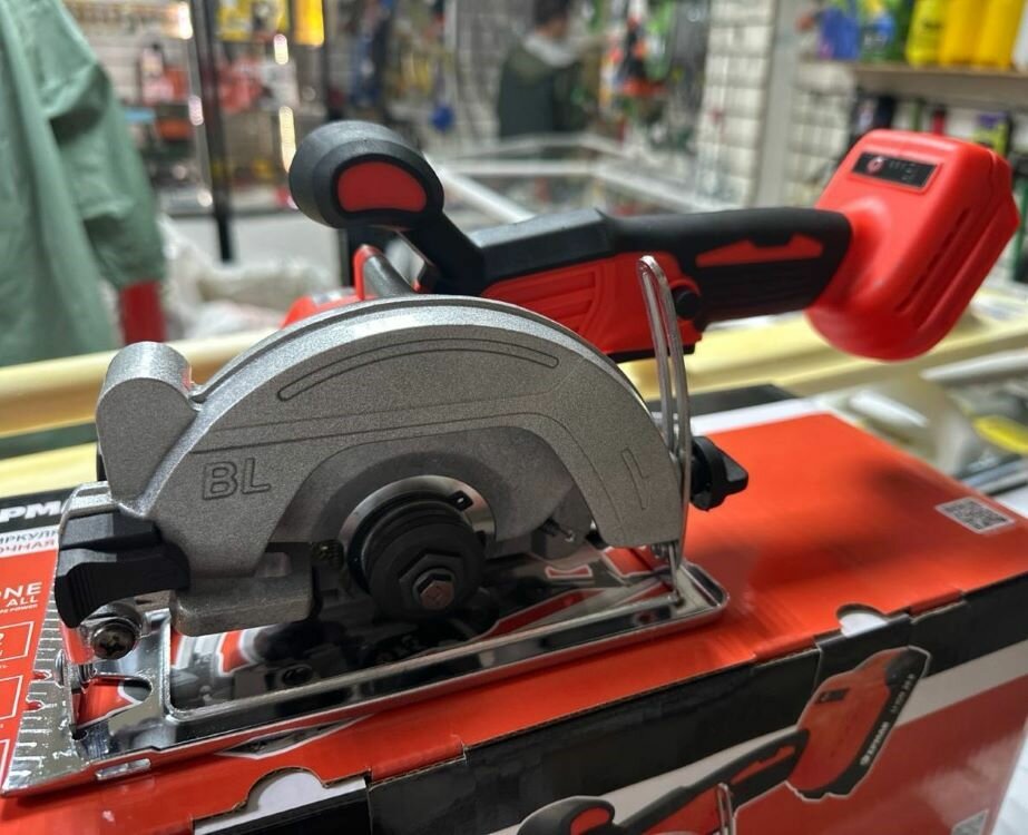 Пила дисковая аккумуляторная 140х20мм 0-6900об/м1АКБх20Вх2Ач тип MAKITA LXT 18В бесщеточная ермак,