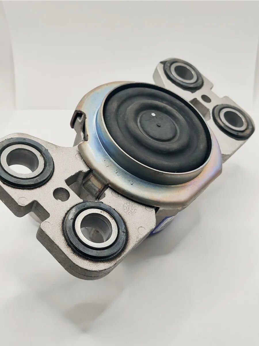 Опора двигателя левая