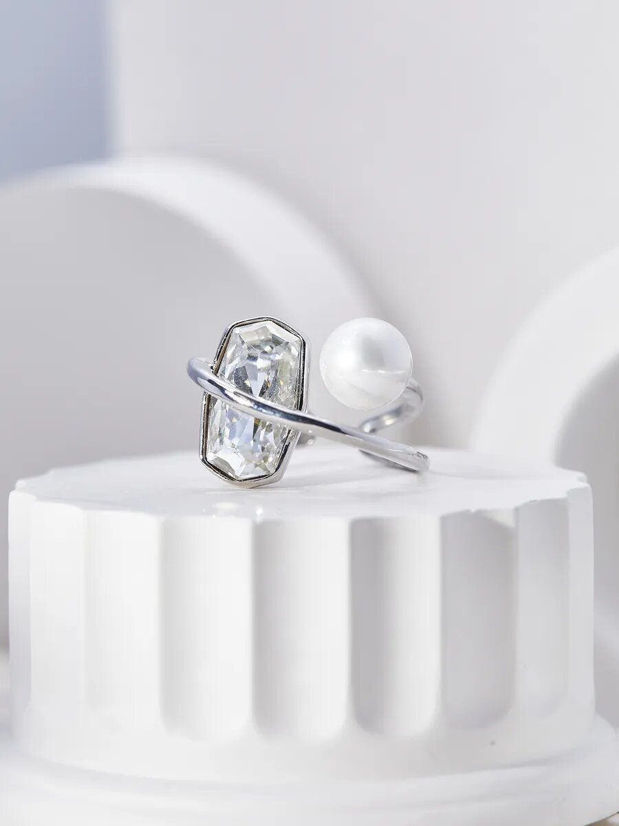 Кольцо, циркон, кристаллы Swarovski, безразмерное, серый, бежевый, белый — фото 1