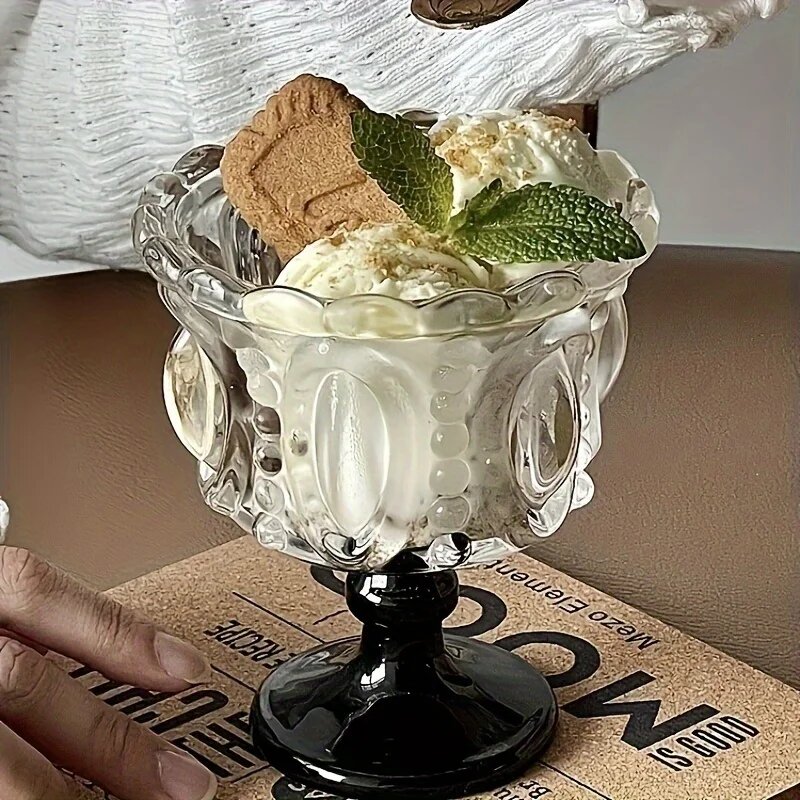 Черные стеклянные десертные бокалы с геометрическим рисунком