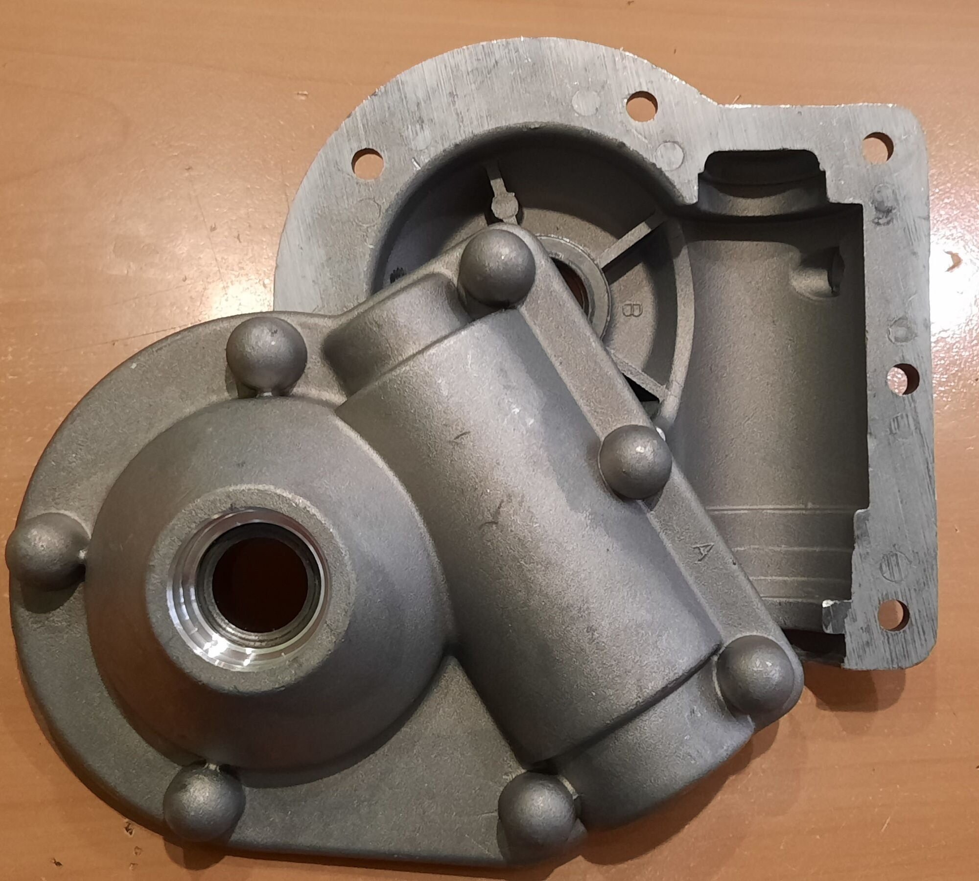 Корпус редуктора KIMOTOZIP для снегоуборщика ST656, ST761, ST1170E