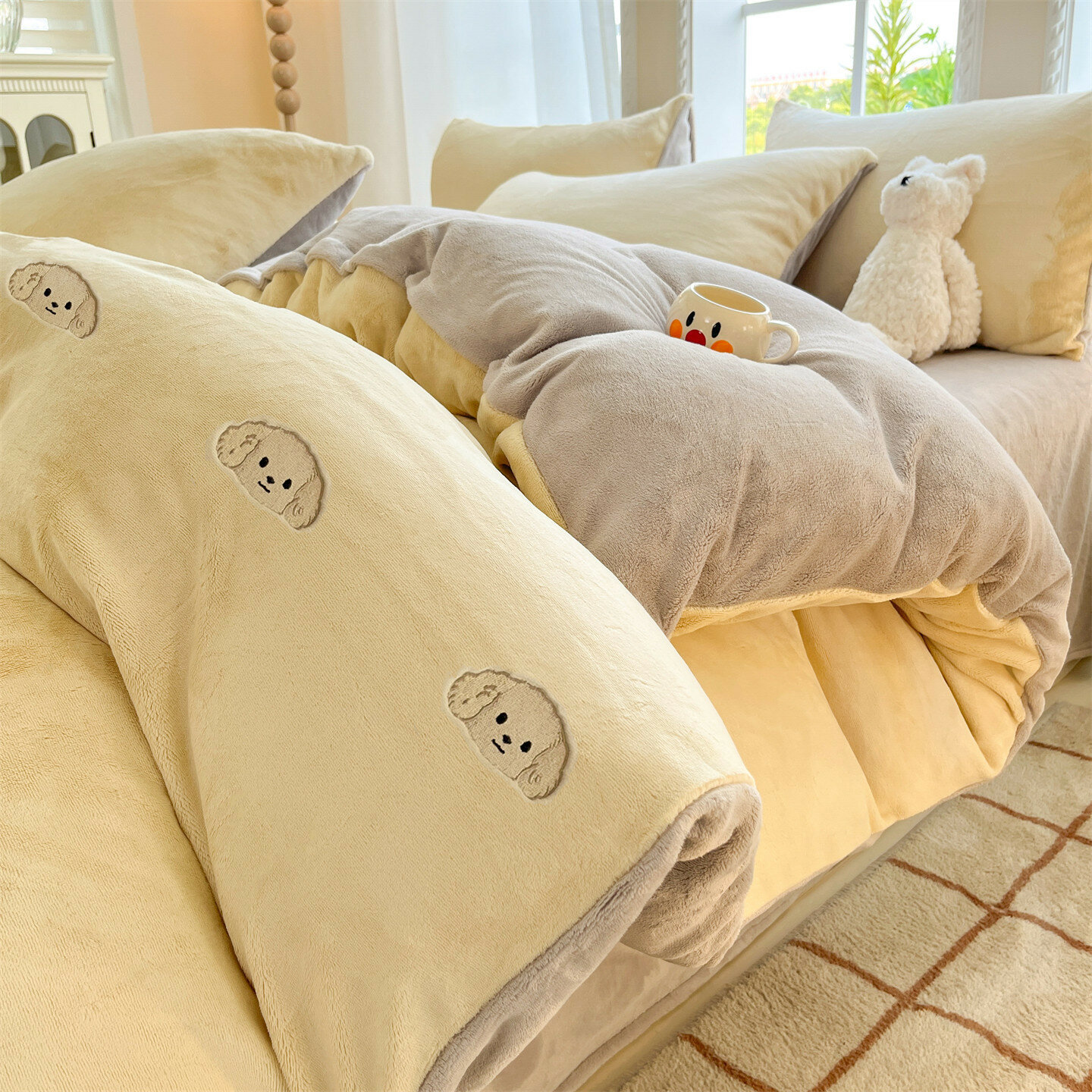Зимний флисовый утолщенный молочный бархатный четырехкомпонентный набор, фланелевая простыня, пододеяльник, плюшевое зимнее постельное белье, трехкомпонентный набор