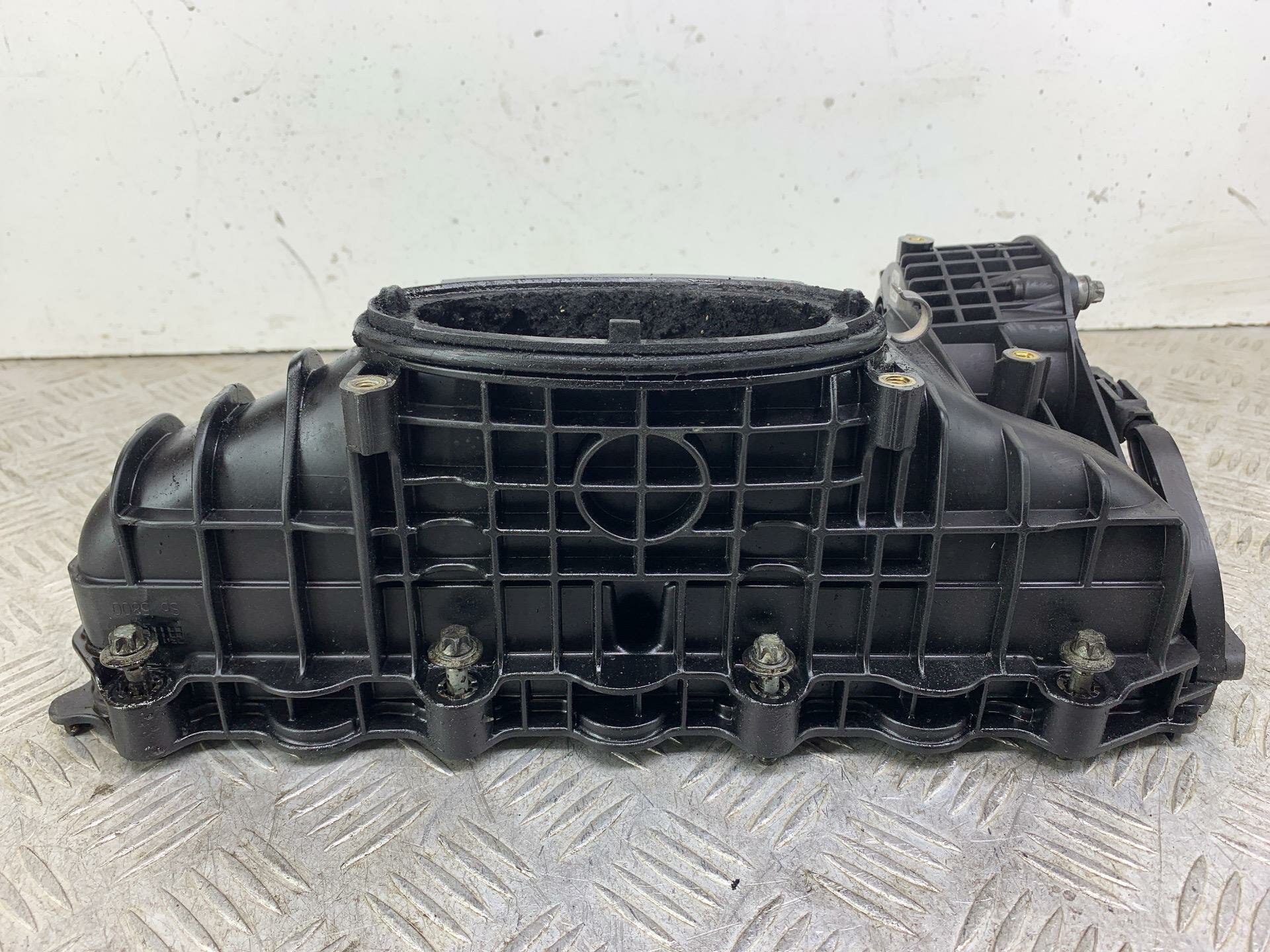 Впускной коллектор Mercedes-Benz E W212 C207 2011 A6510900037