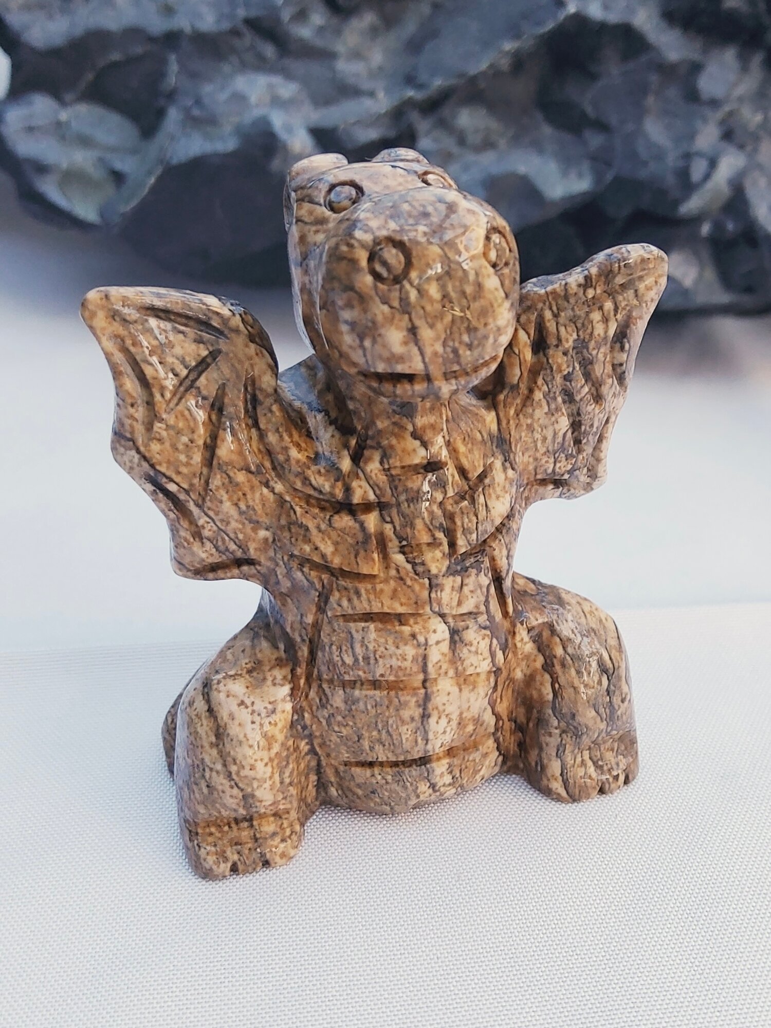 Дракон с крыльями натуральная Яшма рисунчатая 50 мм