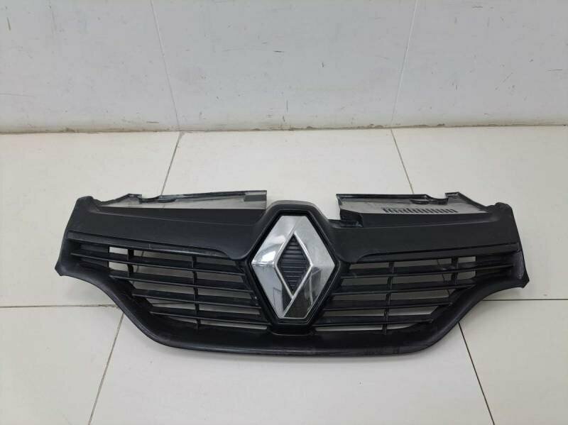 Решетка радиатора Renault Logan 2 2014 кат.номер: 623105727R 623107605