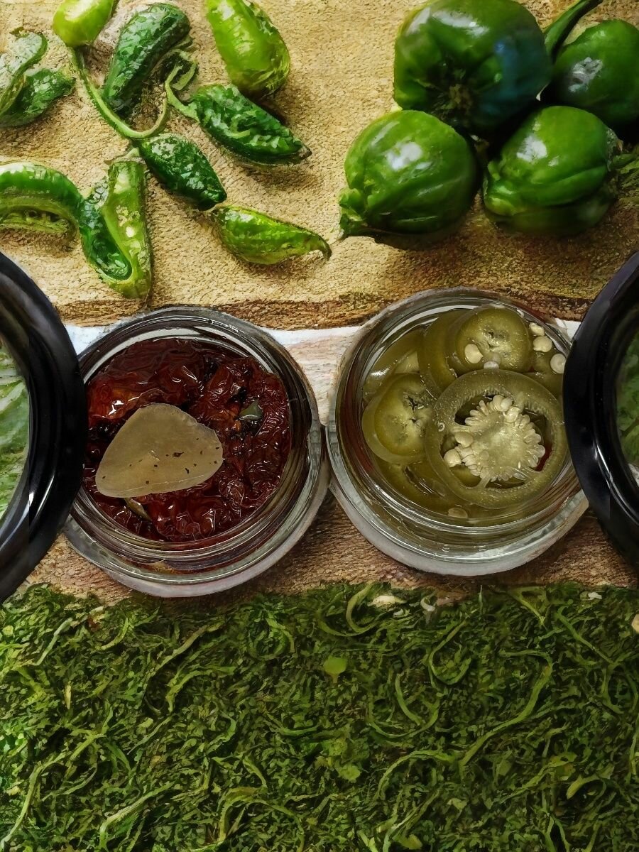 Вяленые помидоры и целый халапеньо ручной работы! каждая по 340 г