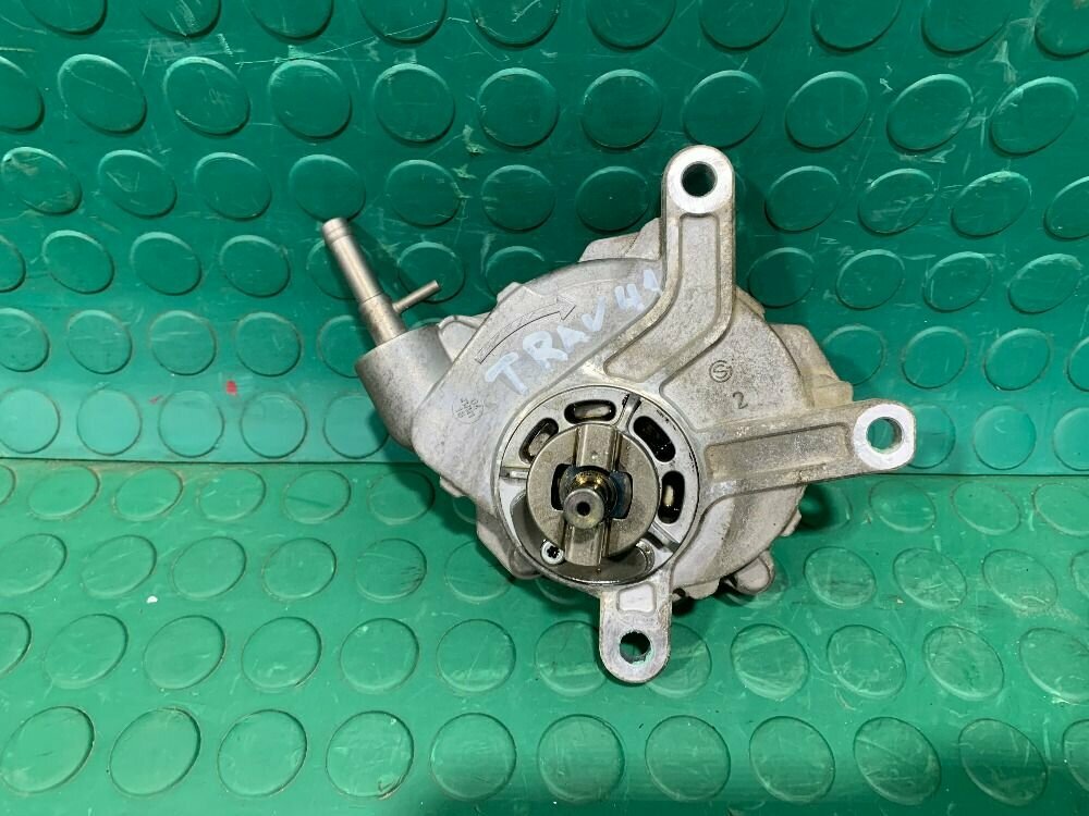 Насос вакуумный Toyota RAV4 IV рестайлинг (2015—2019) 293000W090