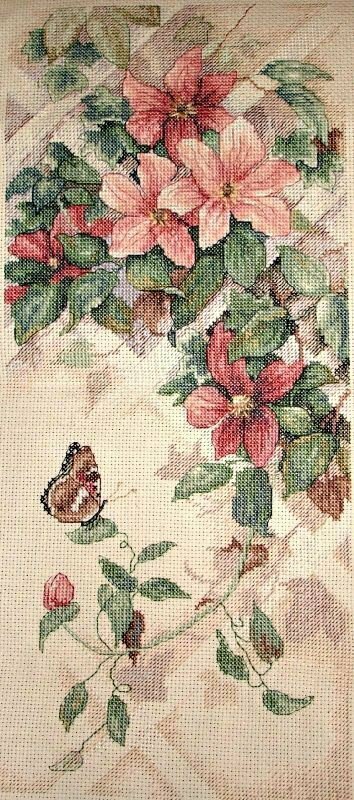 Бабочки и клематисы 13686