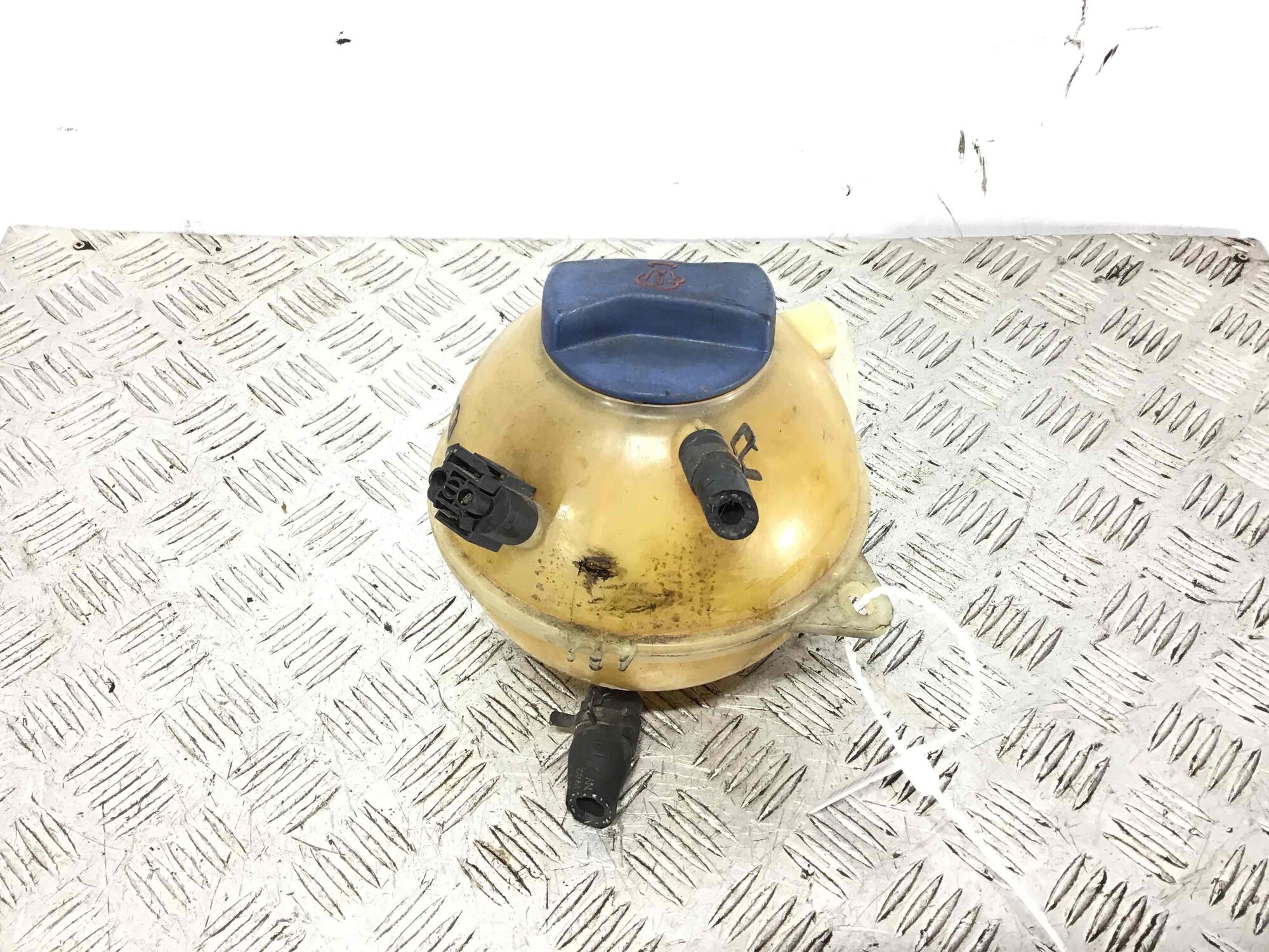 Б/У Бачок расширительный Audi A3 8L (1996-2000) 2000 г.