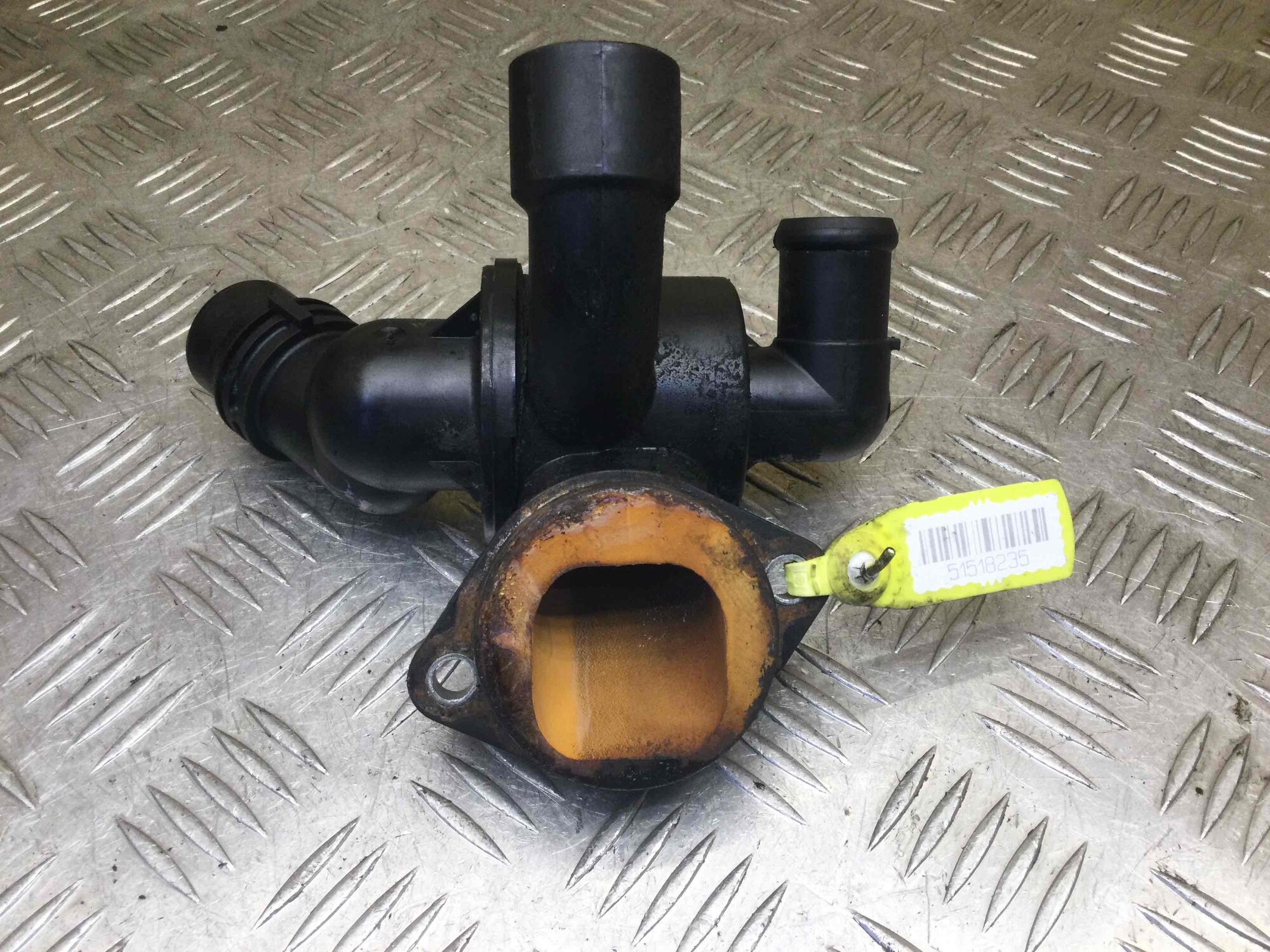 Б/У Корпус термостата Audi A4 B8/8K (2007-2011) 2009 г.