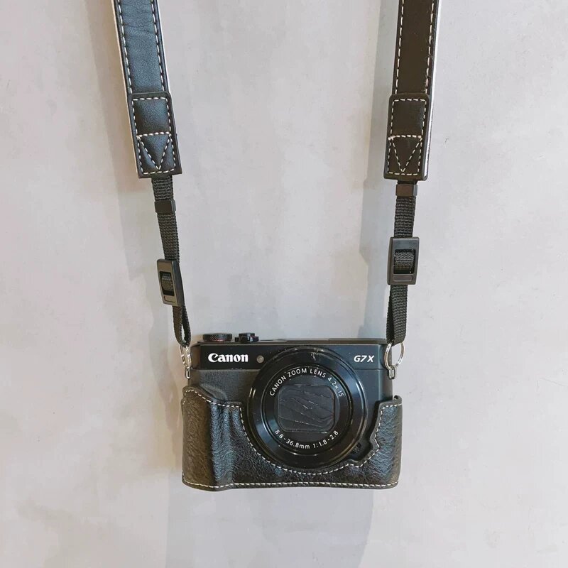 Чехол для камеры Canon G7X Mark II/III в черном цвете с ремешком